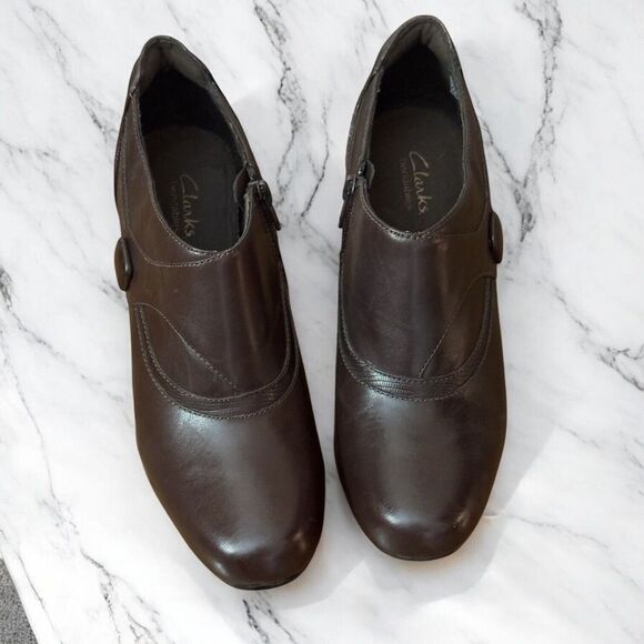 Clarks | Shoes | Clarks Womens Size 9 Wide Zip Low Ankle Bootie Brown ...